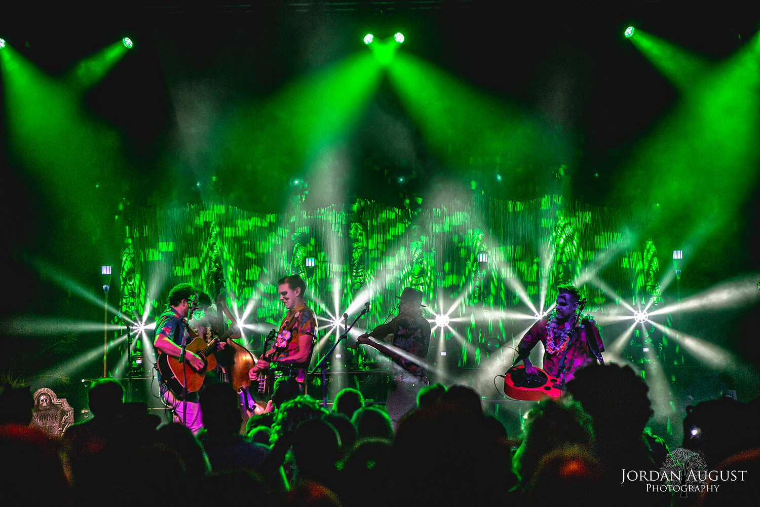 Inside the Music Mind of Concert Photographer: Jordan August - Music Minds
