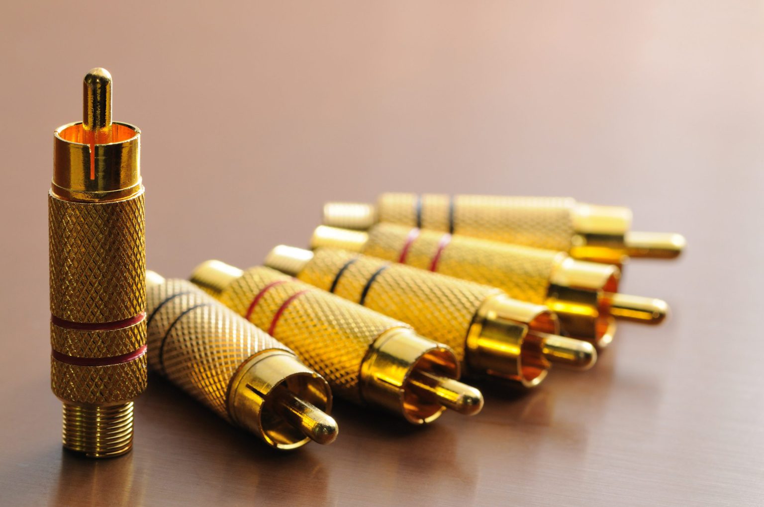 4 String Vs 5 String Bass | What's The Difference? - Music Minds