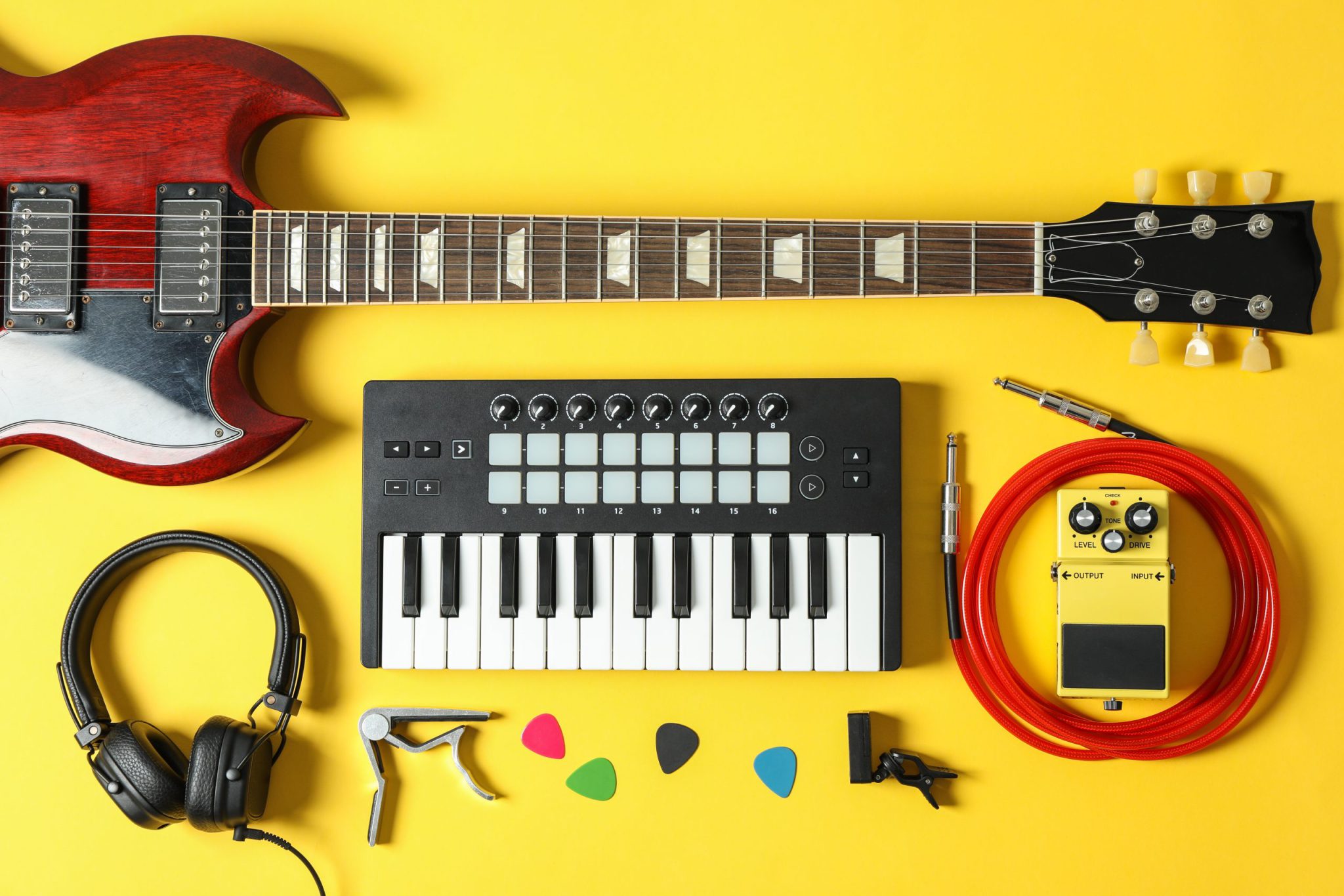 What are Guitar Pedals? | Guitar Effects Explained - Music Minds