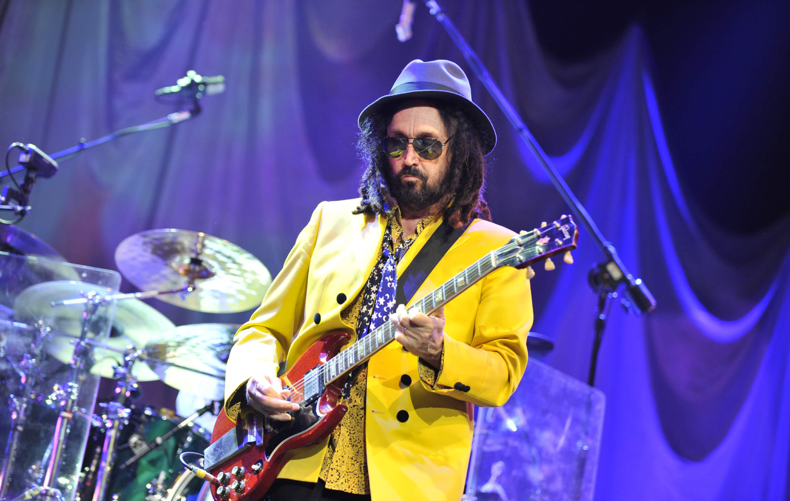 Top 100 Greatest Guitarists Of All Time - Music Minds