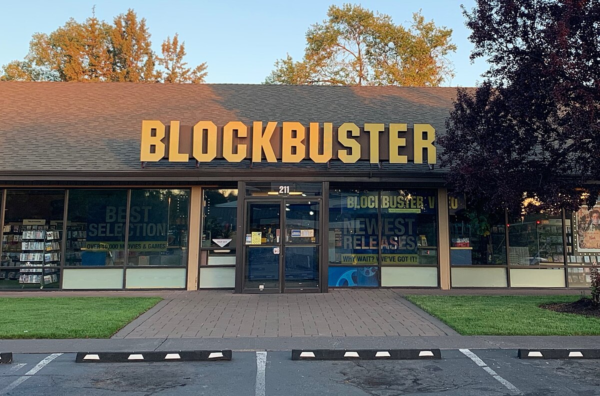 20 Stores from the 1980s We Loved That Have Faded Away - Music Minds