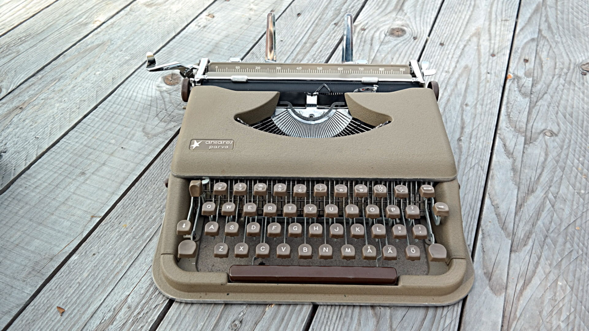 15 Forgotten Things from the 60s That Are Obsolete Today - Music Minds