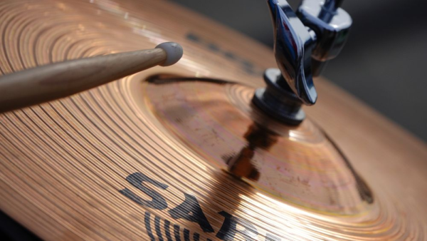 Why Your Hi-Hat Sounds Basic (And How to Fix It in 5 Minutes) - Music Minds