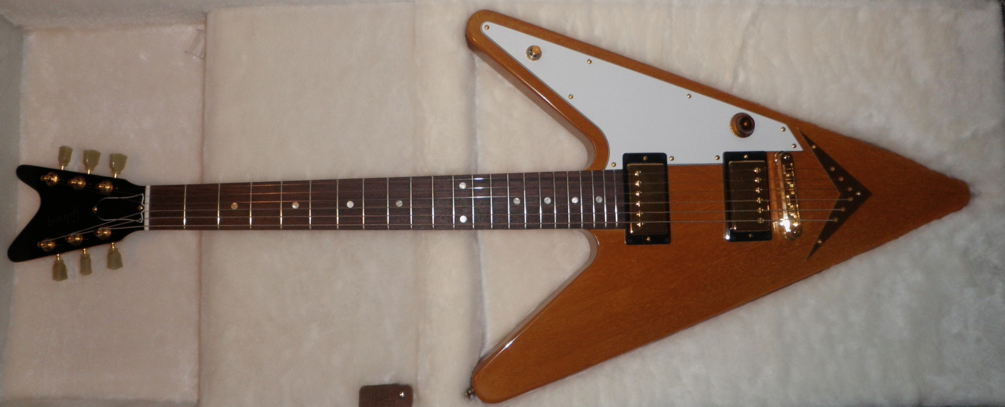 10 of the Worst Guitars You Should Avoid at All Costs - Music Minds