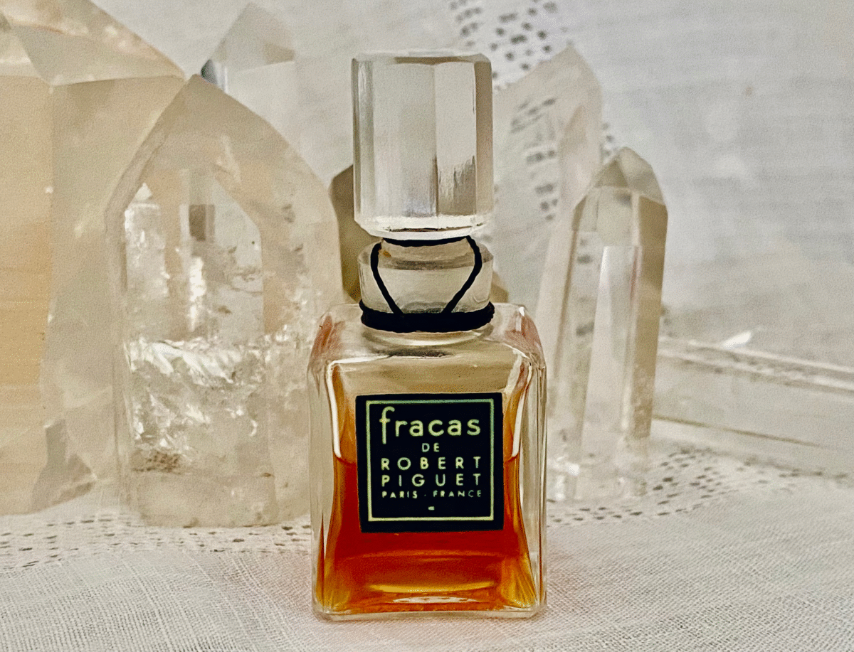 26 Nostalgic Perfumes From the 70s You'll Smell the Second You See Them ...