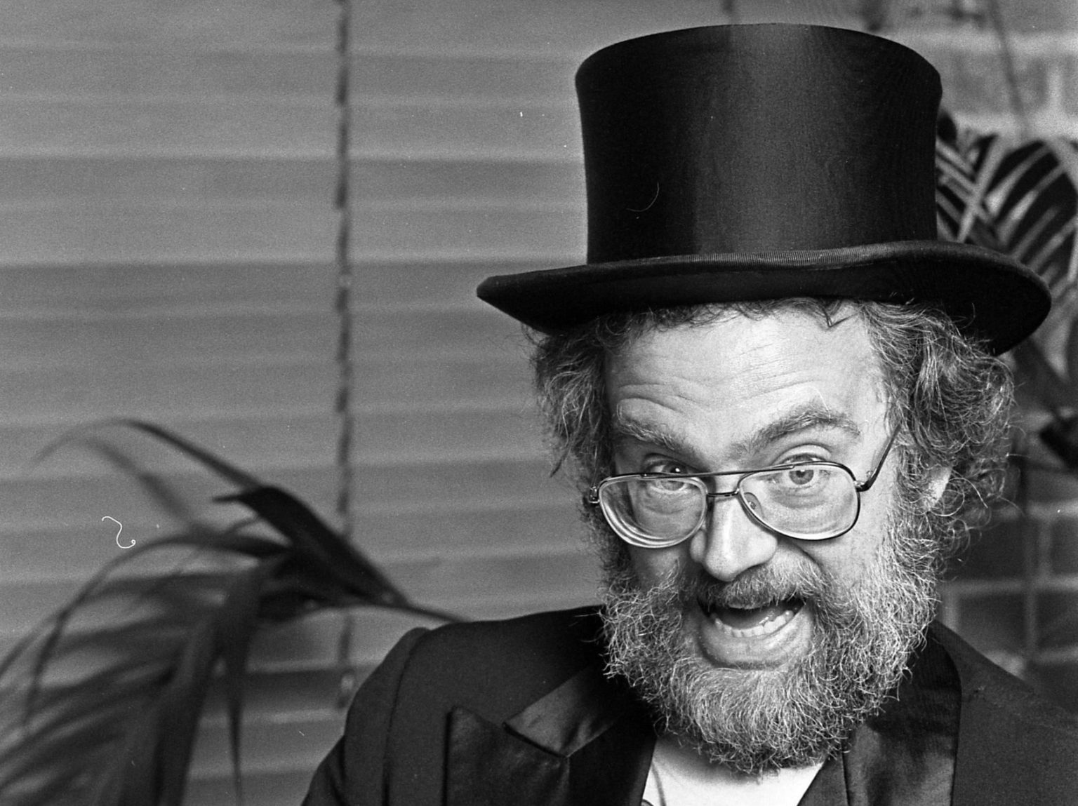 Dr. Demento Hangs Up His Top Hat After 55 Years of Musical Mayhem ...