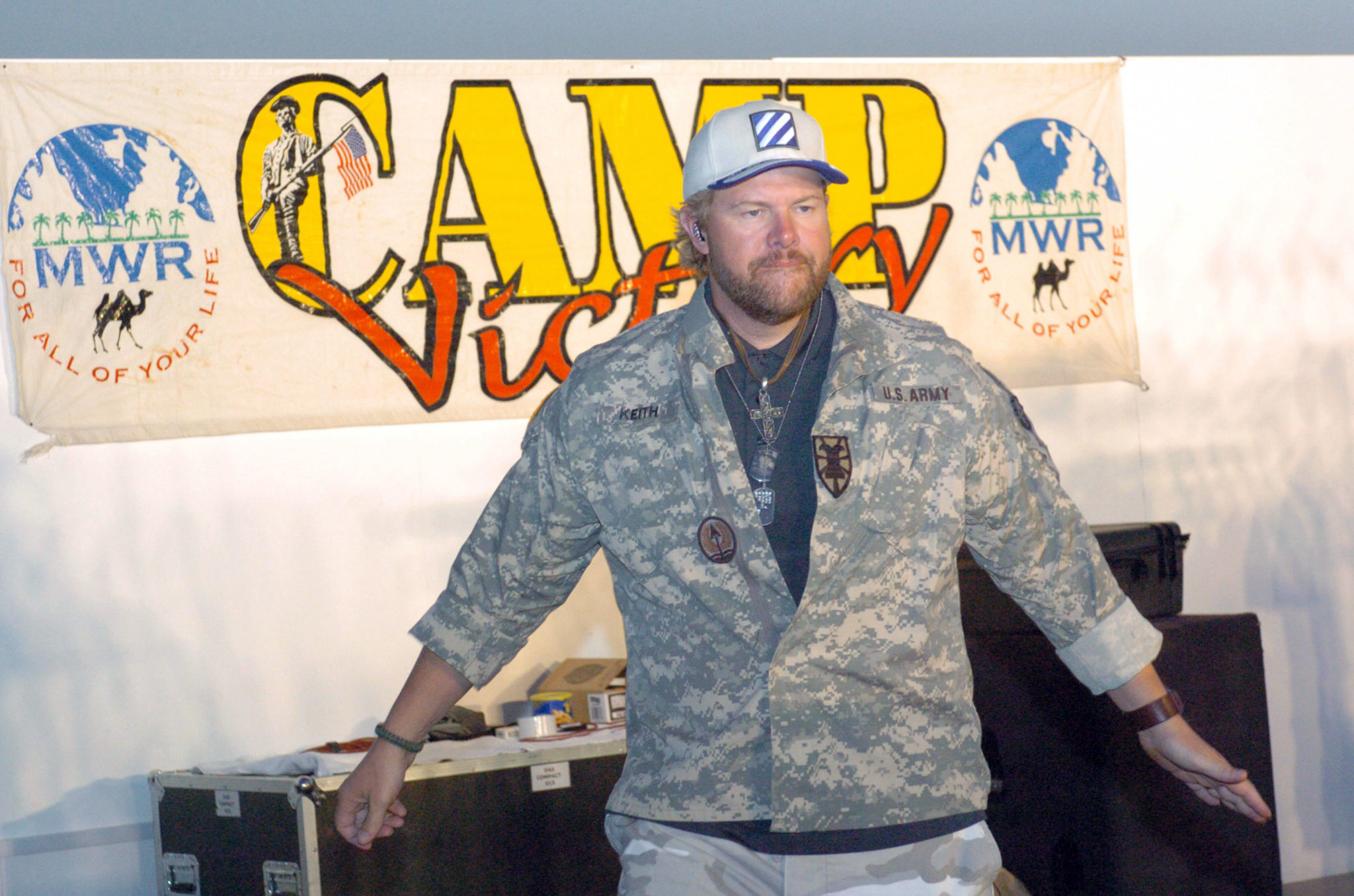 Riley Green's Mustache Farewell Shakes Country Music Fans - Music Minds