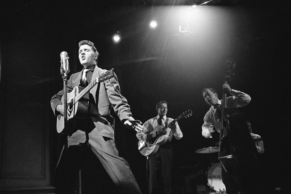 Top 10 Greatest Live Music Performances in History - Music Minds