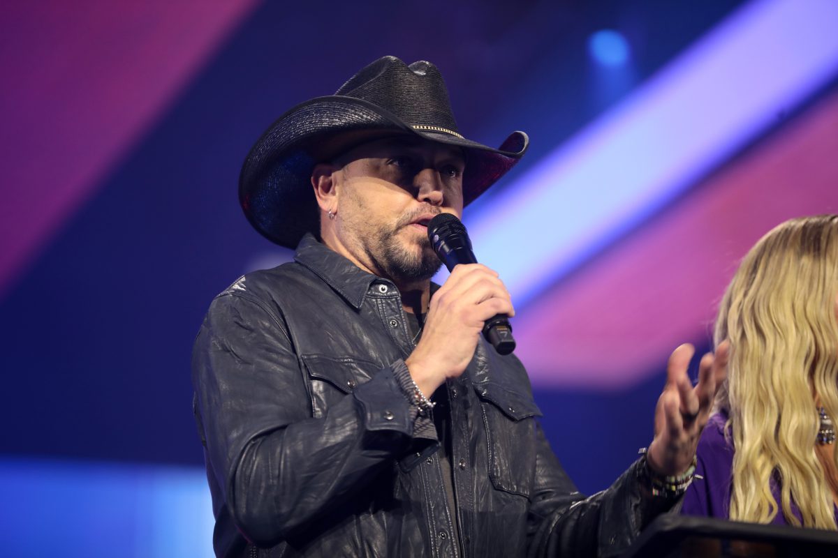 Jason Aldean and Wife Brittany Shock Fans by Singing Luke Bryan for ...