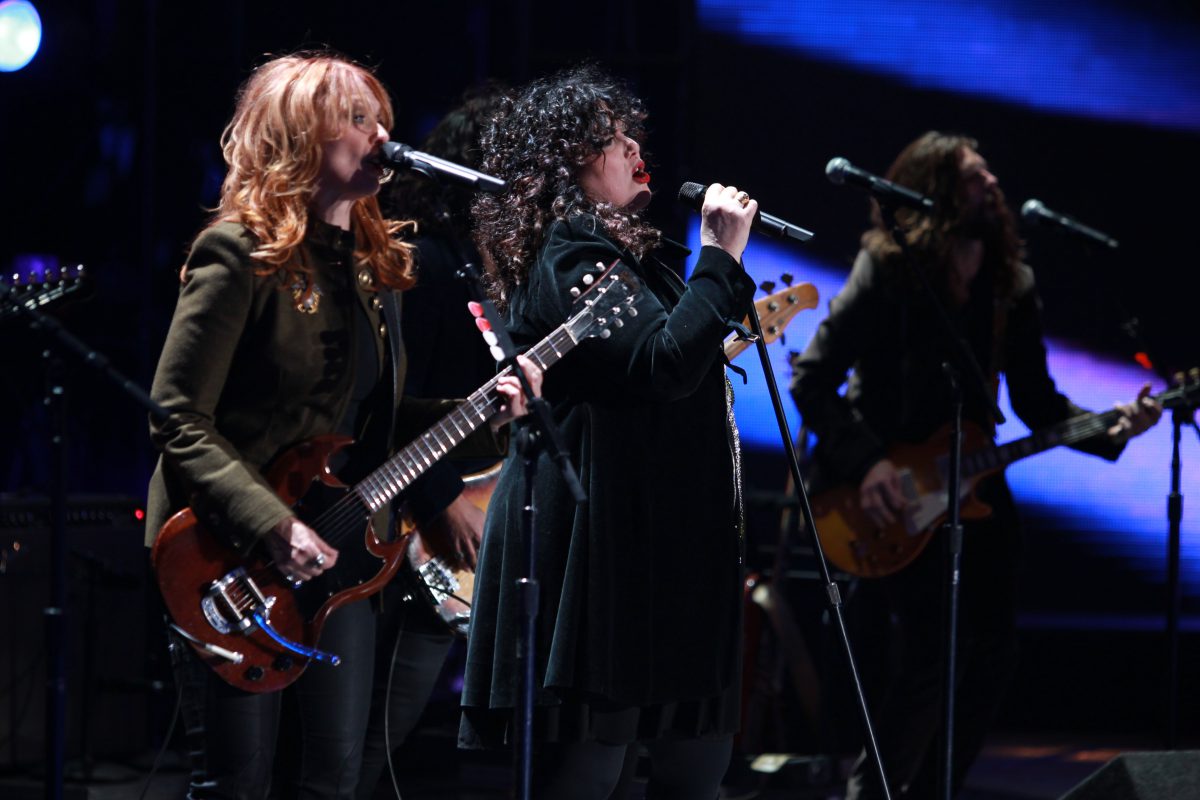 Heart Extends Royal Flush Tour Into 2026 After Ann Wilson's Cancer ...